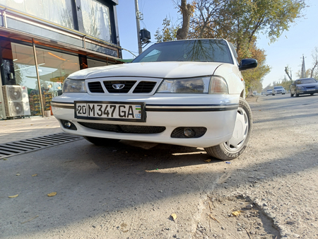 Продам нексия 1  2003 год