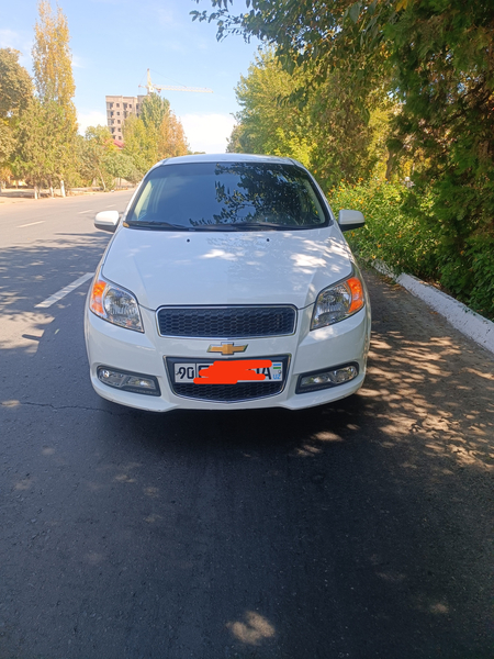 Nexia 3 sotiladi suroshniy