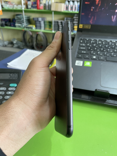 Iphone 7plus sotiladi