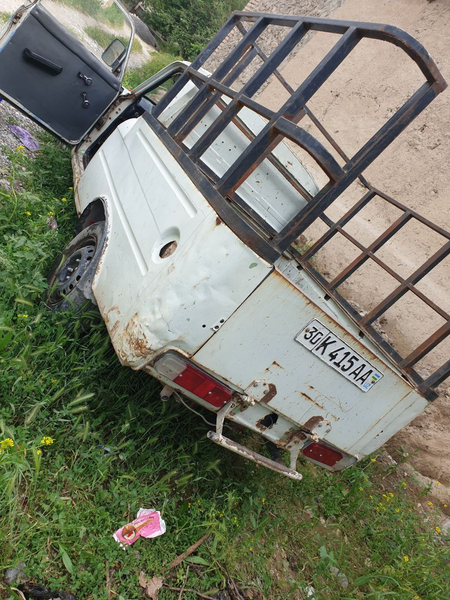 Moskvich pikap sotiladi