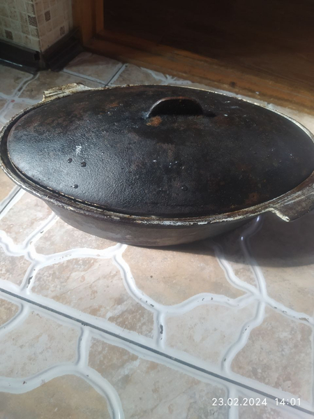 Продам чугунную утятницу