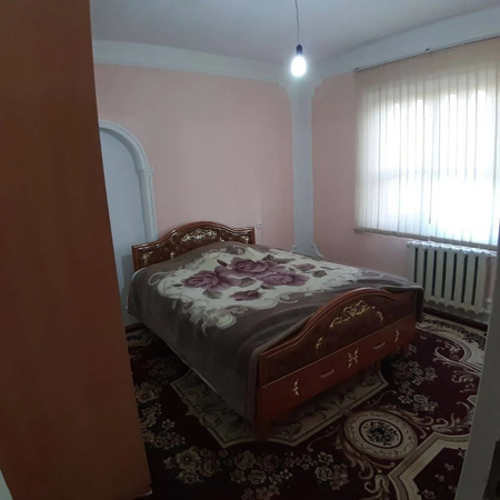 2 хоналик квартира 2-каватдан барча жихозлари билан бирга сотилади.Янг