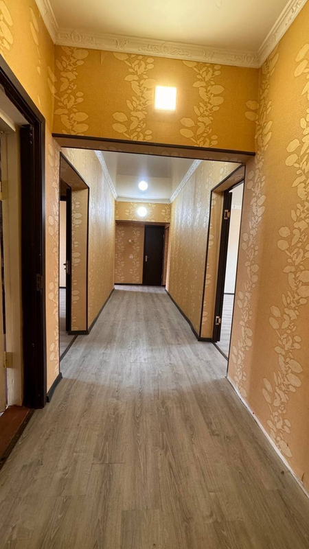 Продаётся 100м² Садык Азимова 4/6/9 ор-р Ц-1  \\\