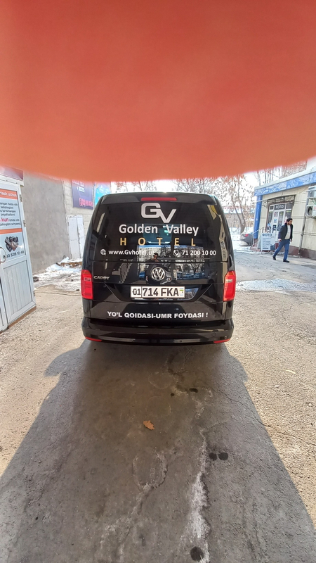 Рекламные наклейки на авто