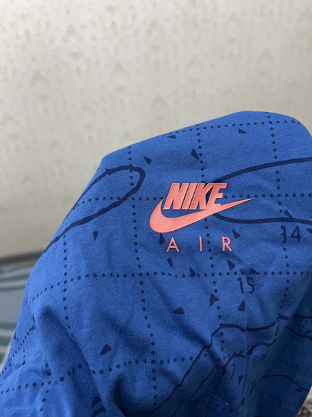 Продам оригинальную футболку от Nike