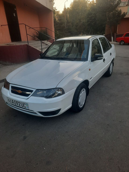 Nexia 2 сотилади