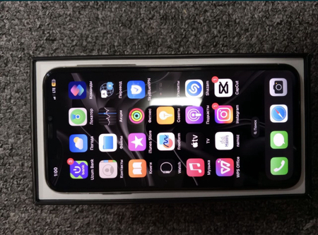 iPhone 11pro max 256 white