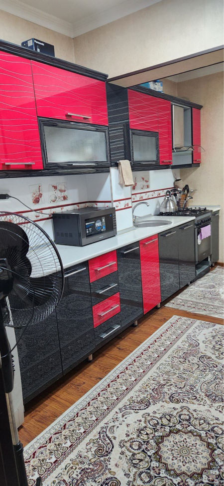 СЕБЗОР 3/2/4 Евроремонт с мебелю и техника бал: 2х6 70 кв. Ор: Тарнов