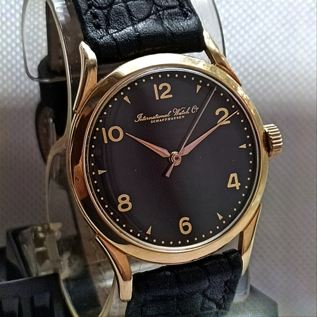 Продаются красивые мужские золотые часы IWC