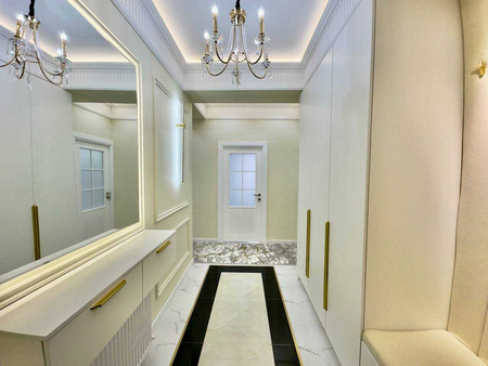 2х  комнатная квартира,  евроремонт, Октябрьская («BAGISHAMAL CITY»).