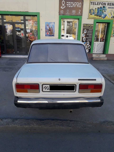 Сотилади. VAZ 2107
