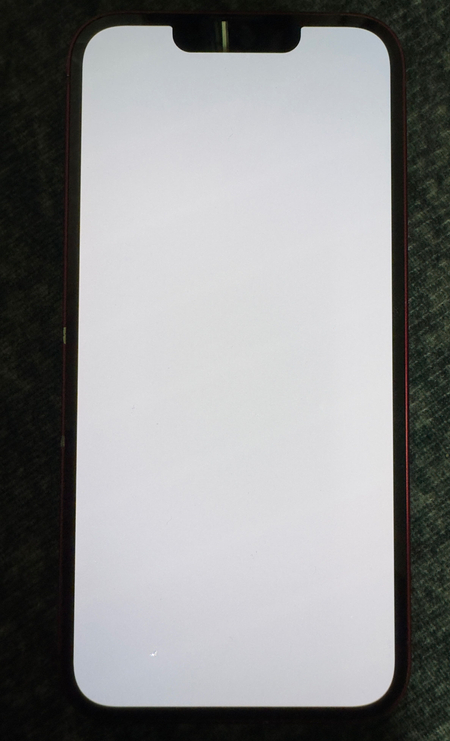 Телефон iPhone 13