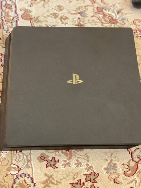 PlayStation 4 | 500GB + два джойстика и игры