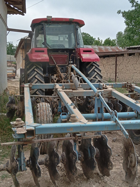Traktor yutong komplekt