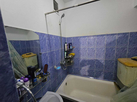 Sergeli 5a.Bekat3. 7qavatli uyning 7-qavatida 3 xonali honadon sotaman