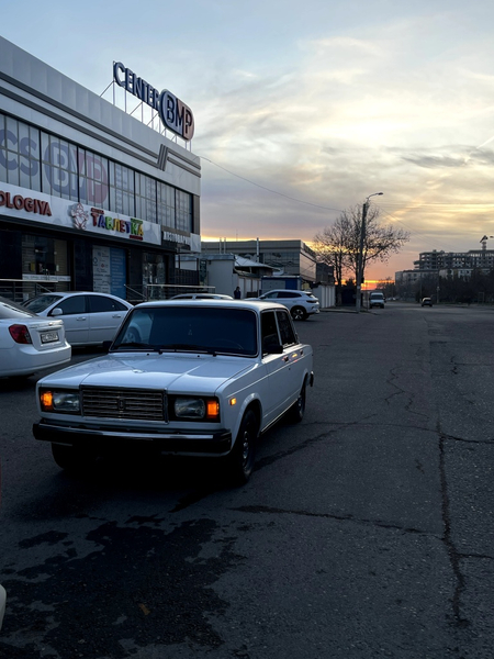Vaz 2107 srochna sotiladi