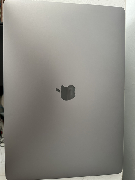 Macbook pro 15inch 2017/i7/16/512/4Gb vga