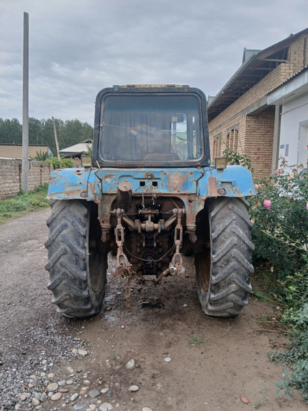 Traktor Belarus Mtz 80