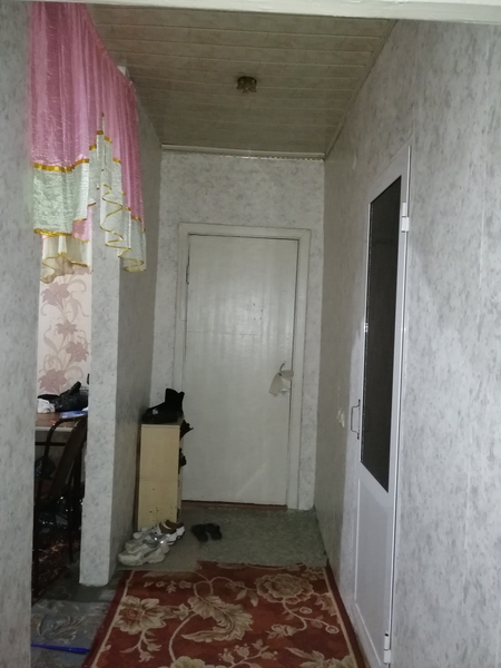 Прадаётся с обстановкой Навои шахар Жасорат кучаси 16 уйда 3 хонали