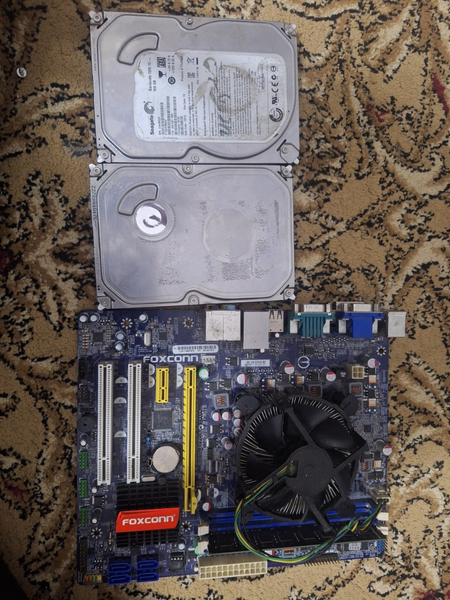 Продаётся Материнская плата и hdd на 500гб и 160гб