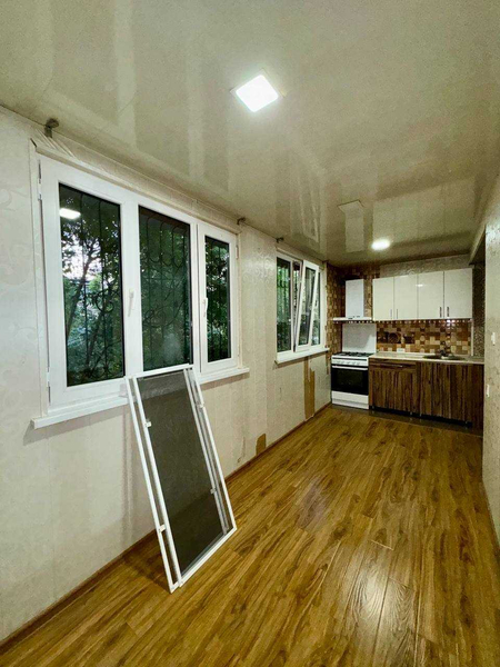 Uy sotaman CHilonzor26 3xona 4-etaj remontli balkon 2*6 maydoni 70
