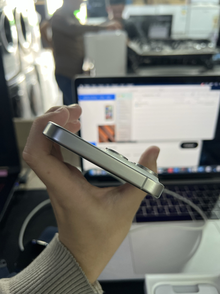 Iphone 15 pro max 256 100% Ideal 79sikl