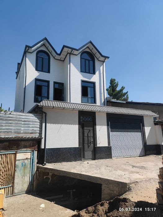 Продам евро Коттедж Мирзо-Улугбекский районе 1,5 соток 3 уровня