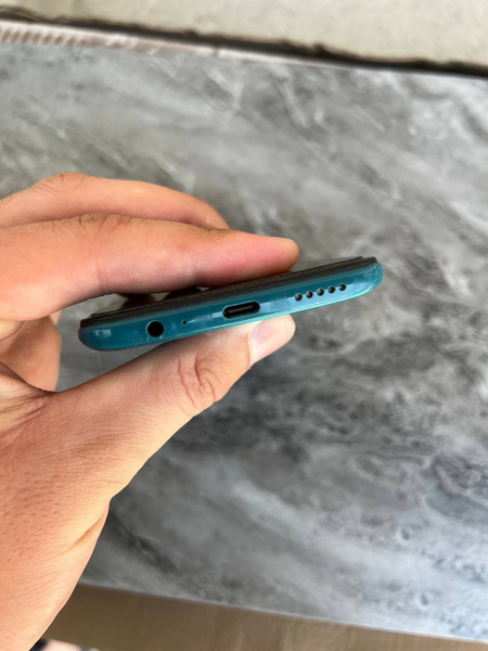 Telefon sotiladi Redmi 9 pro 128.4+2 gb xotirasi