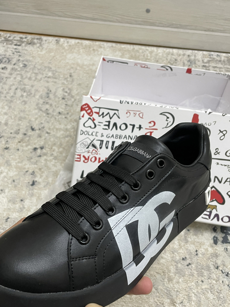 Dolche gabbana 42 razmer