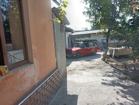 Vaz 2102 sotiladi