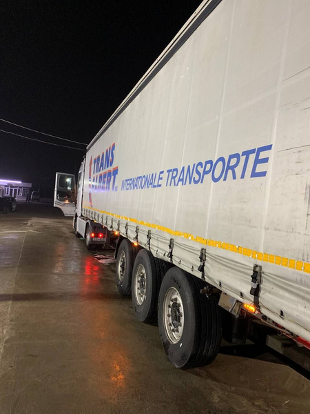 Mercedes Actros сотилади йили 2004/2002 нархи 35.000$ келишамиз