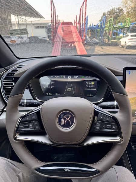 BYD HAN 605-km 2025-Restayling Versiya Tayyor CIP narxda bervoramiz