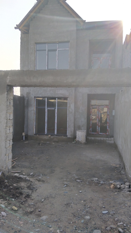 Продам срочно участок 2-х этаж.2 соток  5 комнаты на Бектемире