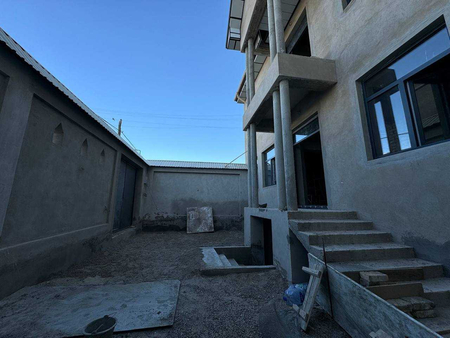 2 sotiq maydonga 2 qavatli kotej sotiladi.