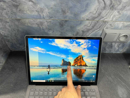 Microsoft Surface Laptop 3 / i5 1035G7 / DDR5: 16 GB / 256 GB / Touch