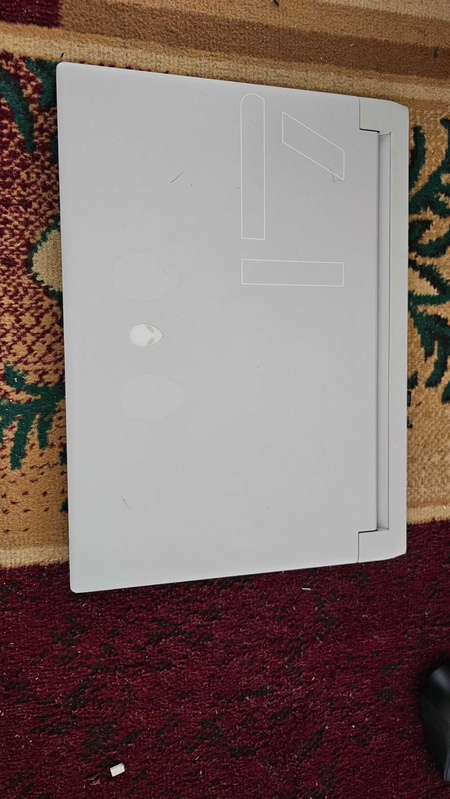 Alienware x17 r2