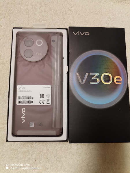 Vivo V 30e 5G  8+8/256 GB Yangi