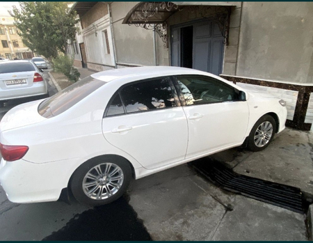 Toyota corolla sotiladi