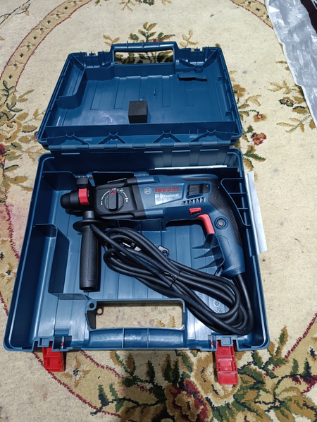 Перфоратор bosch GBH220 новый