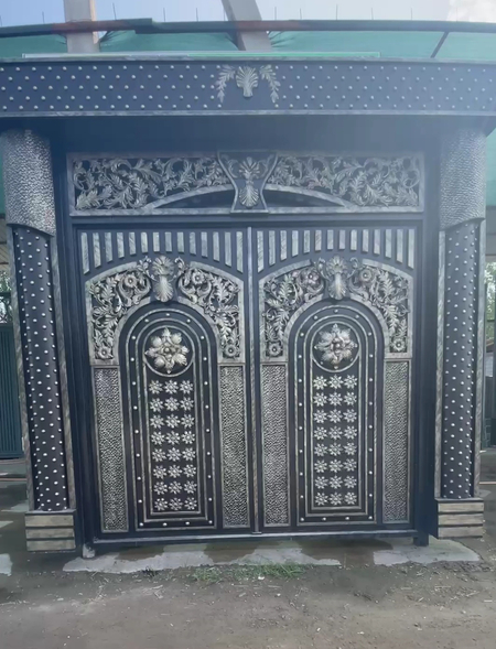Harhil turdagi darvoza reshotka naveslar
