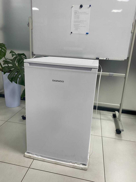 Daewoo Холодильник Компактного типа Модель : (FUS112FWTO) Доставка