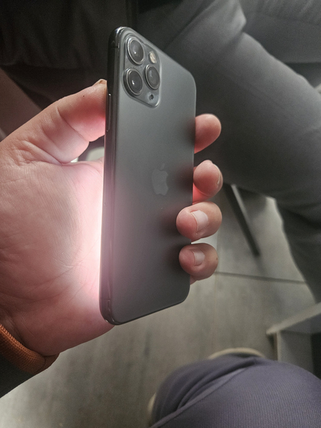 Phone 11 pro 64gb fese trton bo emkost 70