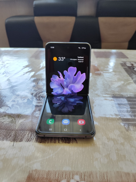 Samsung z-flip 5g идеал