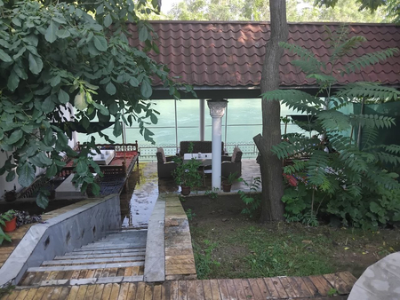 Srochna kafe sotiladi