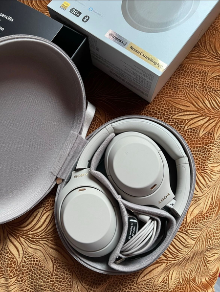 Наушники Sony WH-1000XM4