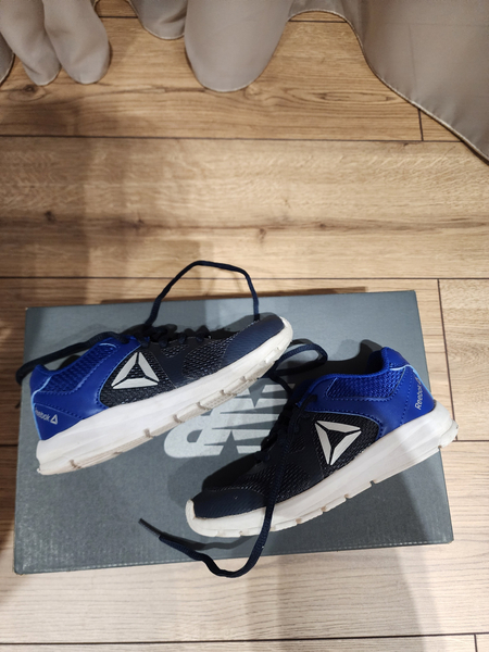 Продам кроссовки на мальчика Reebok
