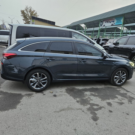 Прдается HYUNDAI I30