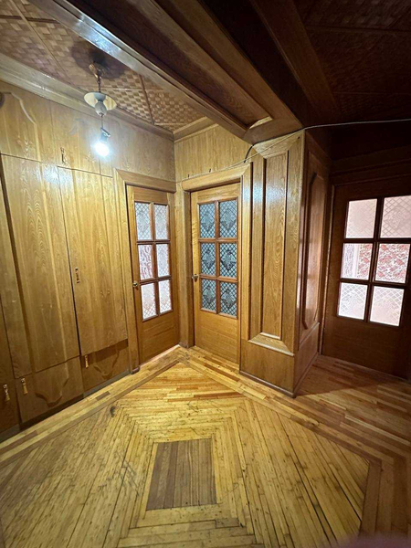 (К129003) Продается 3-х комнатная квартира в Шайхантахурском районе.