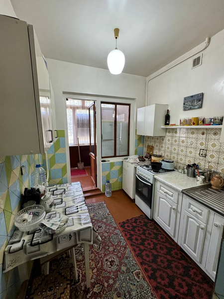 Юнусабад-11. 3/1/4. 70м2. Панель. 2*6 балкон.