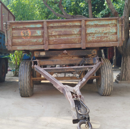 Traktor T28 pirsepi bilan